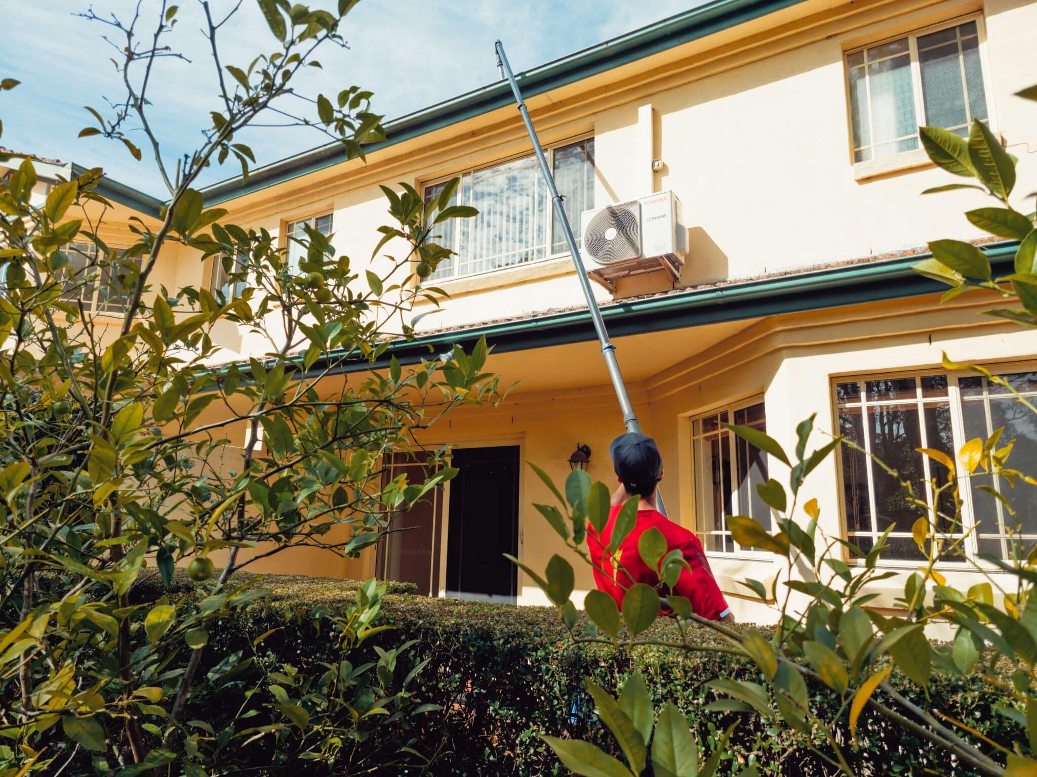 RESIDENTIAL WINDOW CLEANING - Flash Window Cleaning